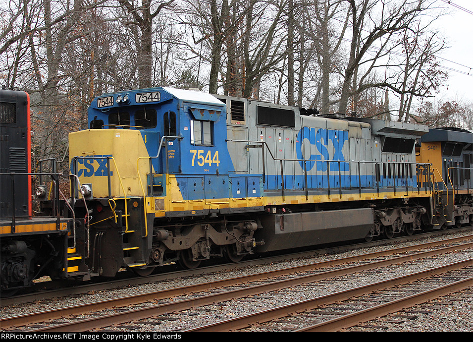 CSX C40-8 #7544 on Q409-21